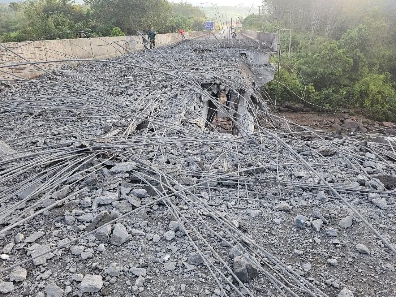 The Phnom Penh Post | Thai airstrikes target Victory Bridge in Pursat