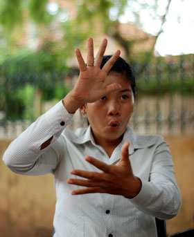 Sign language for Cambodia | Phnom Penh Post