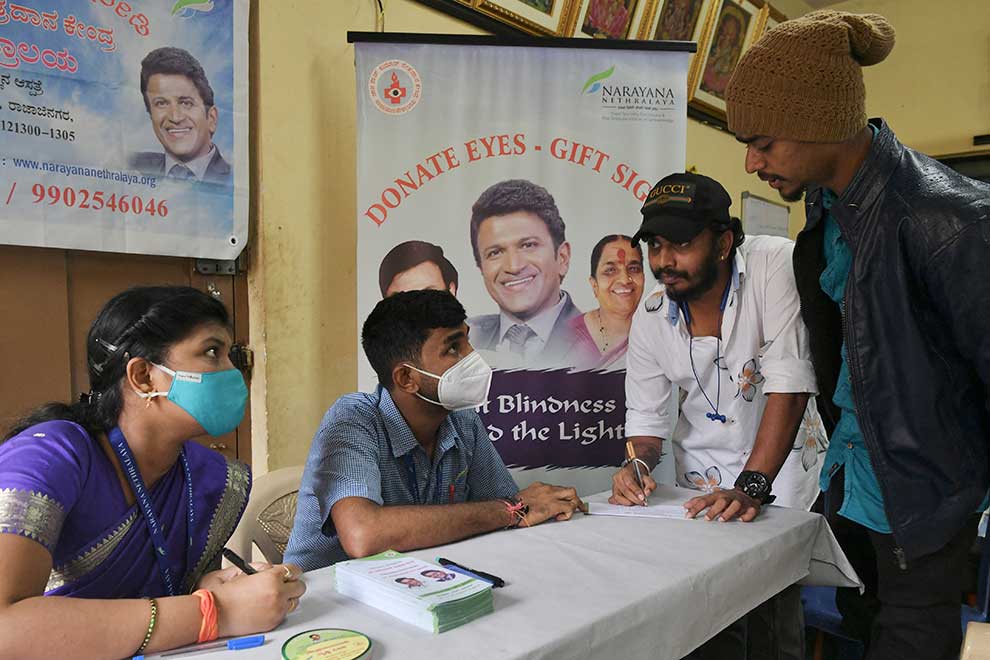 The Phnom Penh Post | Star’s death sets India’s sights on eye donations